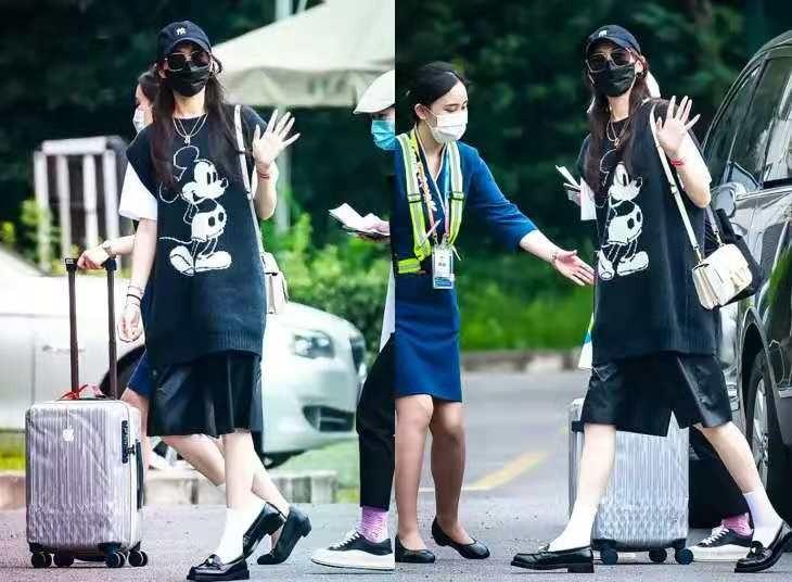 Tang Yan is a rare luxury (wearing a 5,000 yuan T-shirt with big ripped ...